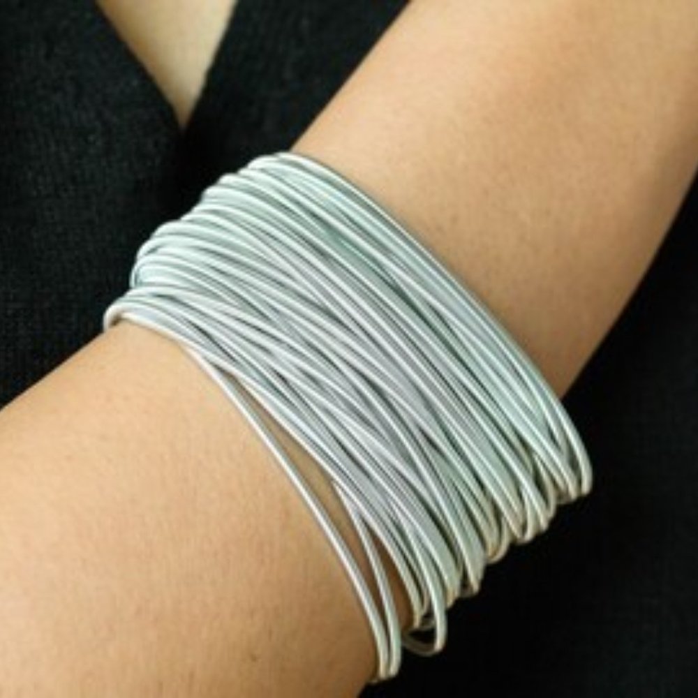 20 Stainless Steel Guitar String Bracelets - Gem